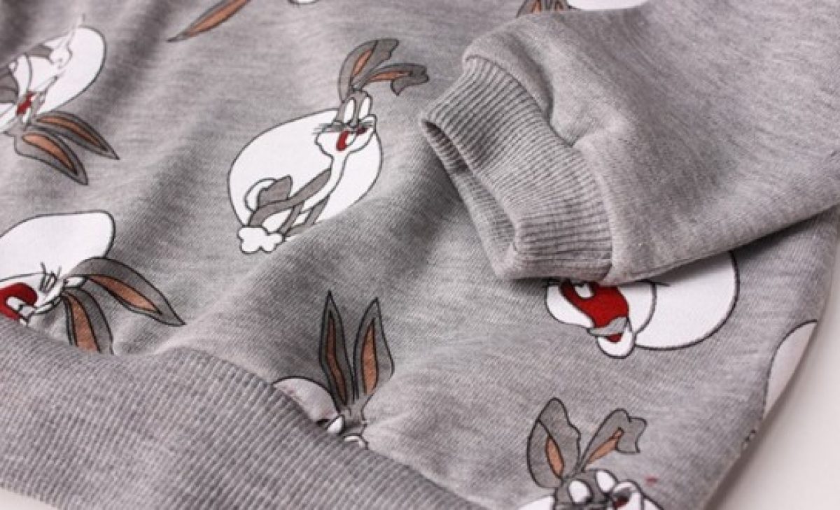 Ropa inspirada en Bugs Bunny, hoy de aniversario