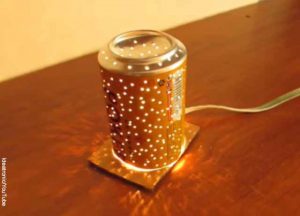 Cómo hacer una lámpara casera con material reciclable