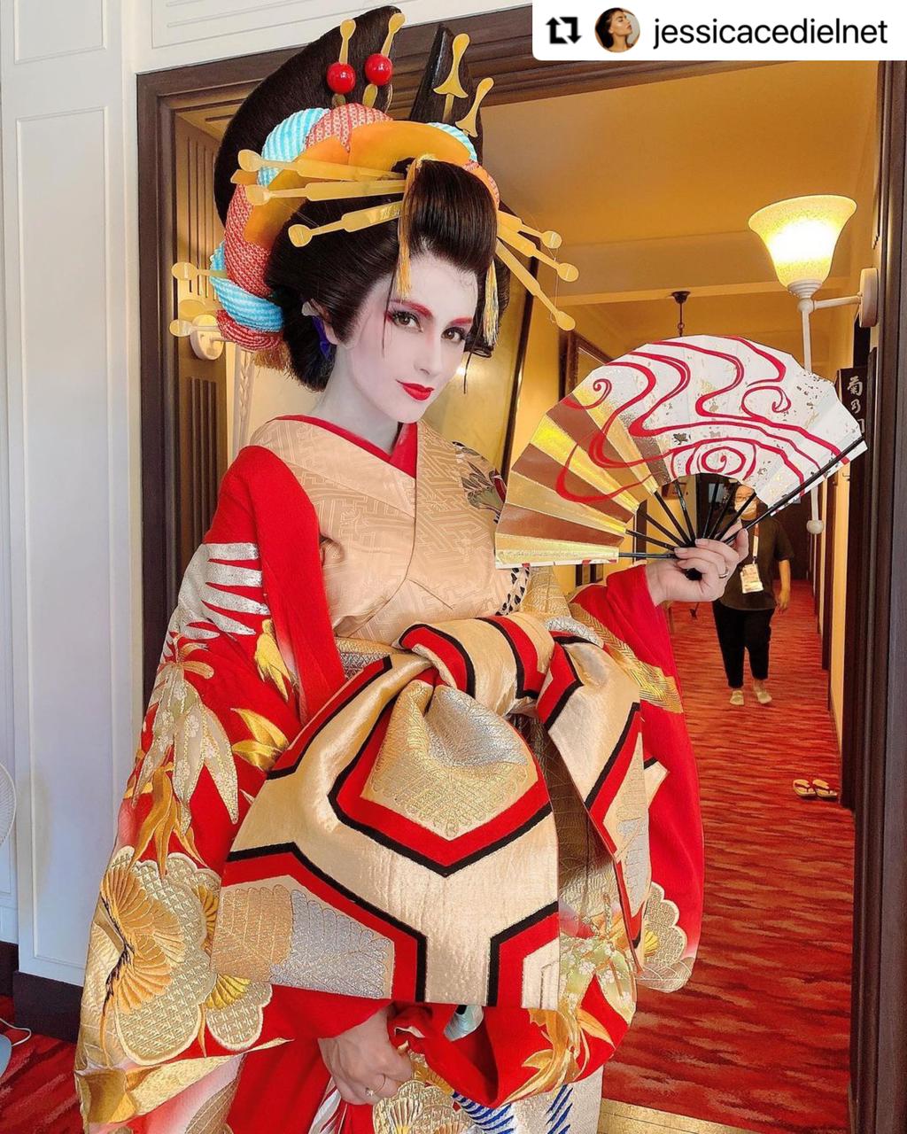 Jéssica Cediel vestida de geisha con kimono de 1 millón de dólares - Vibra