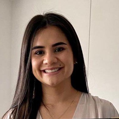 Peinados con capul y flequillo, ¡para grandes y chicas!